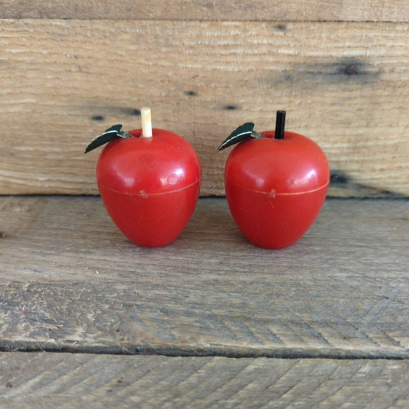 unknown | Kitchen | Vintage Plastic Red Apple Salt And Pepper Shakers ...